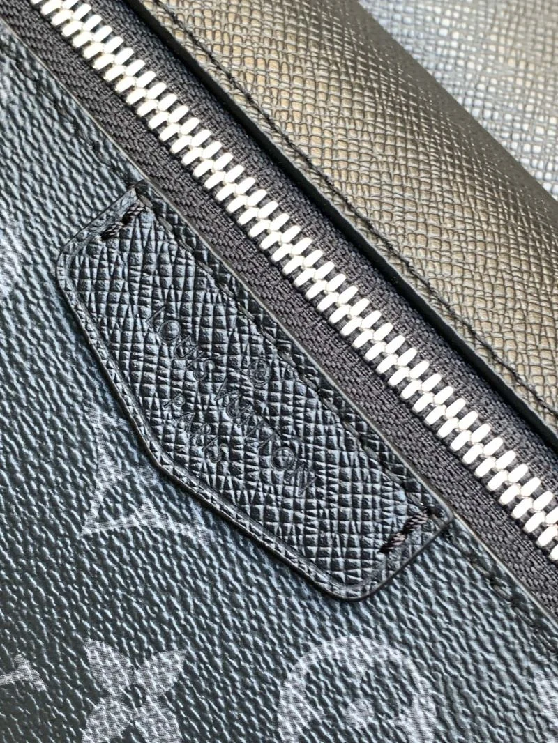 Indistinguishable Mens Louis Vuitton Satchel Bags