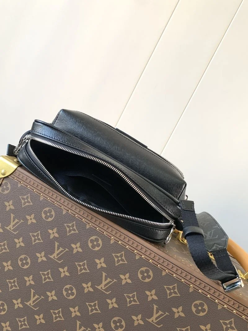 Indistinguishable Mens Louis Vuitton Satchel Bags