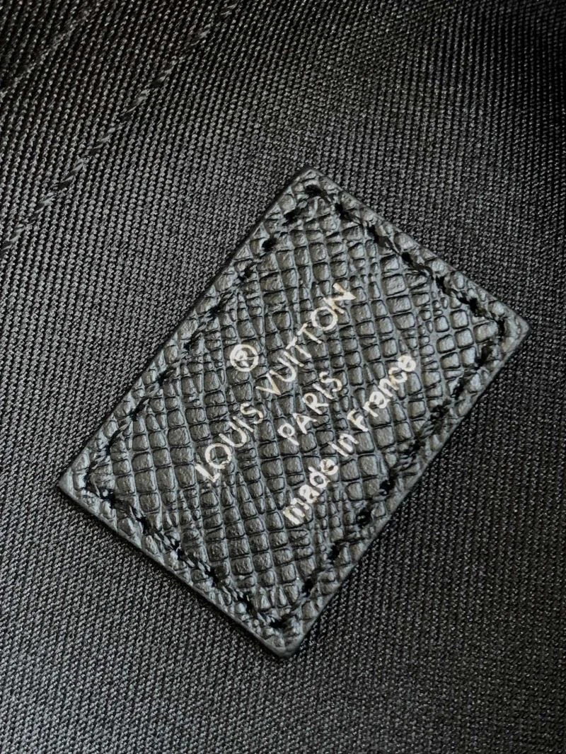 Indistinguishable Mens Louis Vuitton Satchel Bags