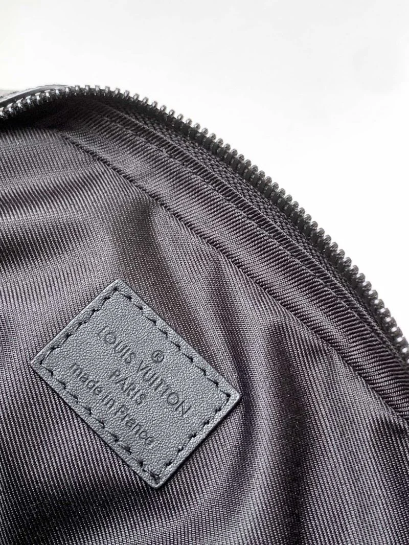 Accurate model Mens Louis Vuitton Satchel Bags