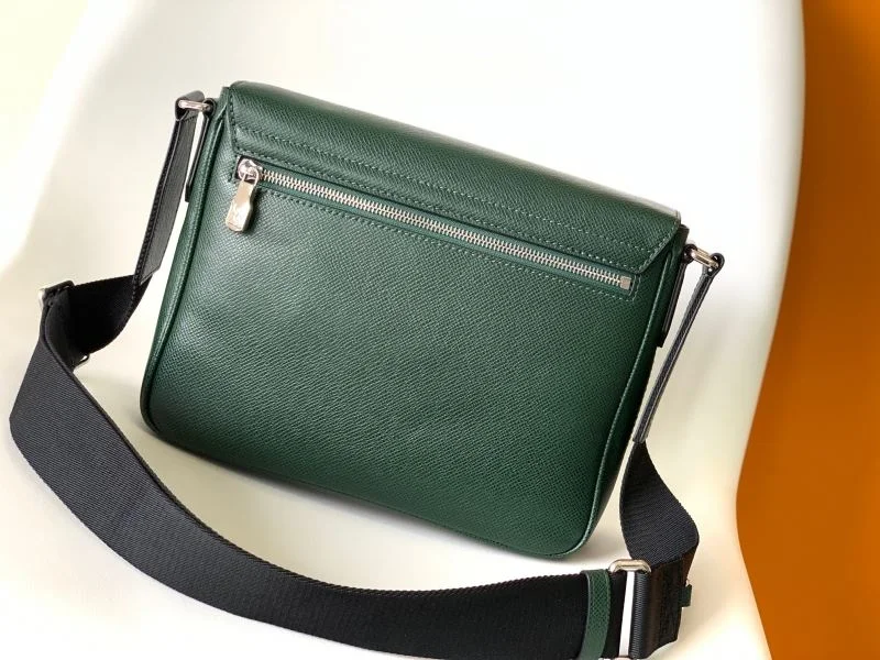 Indistinguishable Mens Louis Vuitton Satchel Bags