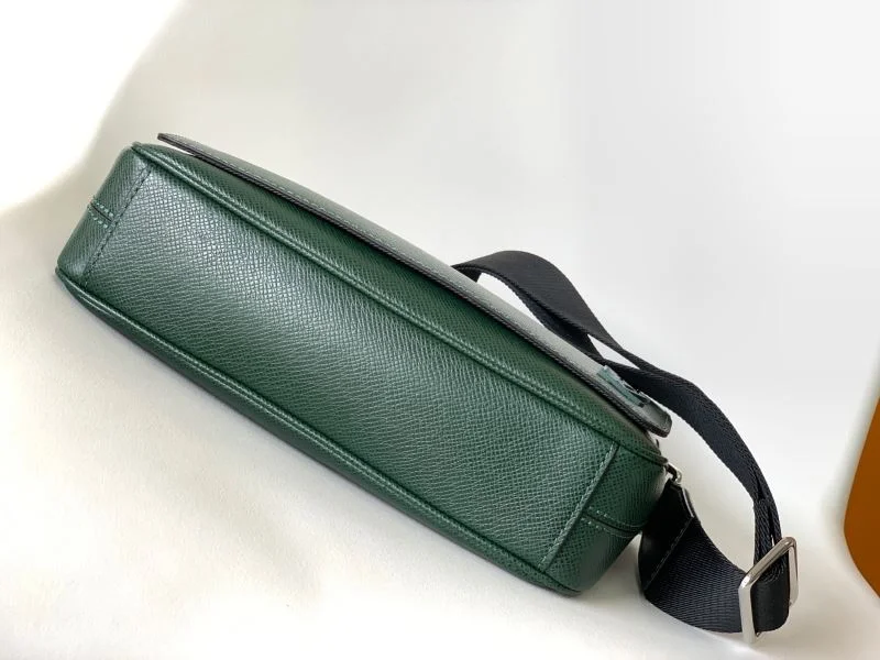 Indistinguishable Mens Louis Vuitton Satchel Bags