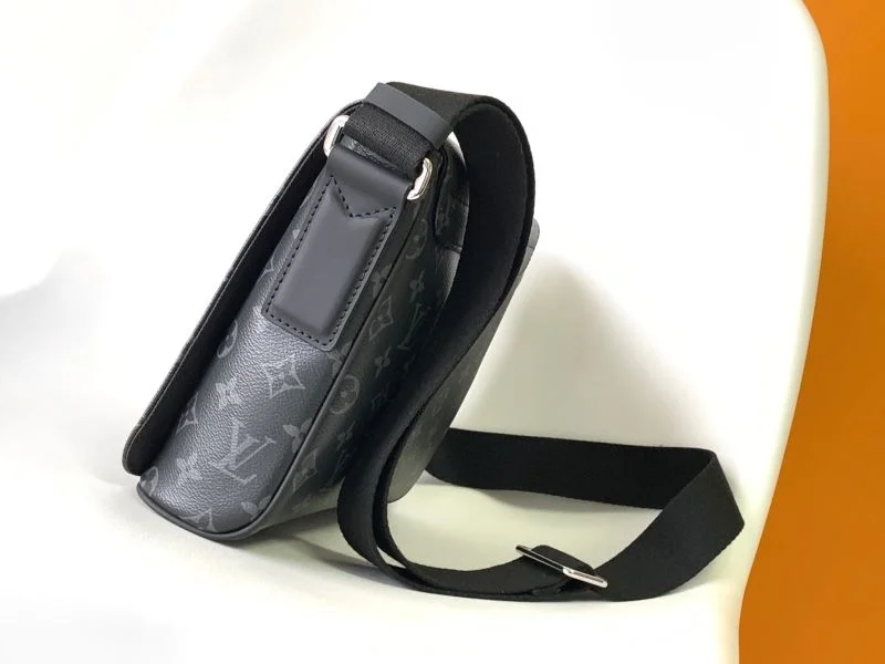 Exact replica Mens Louis Vuitton Satchel Bags