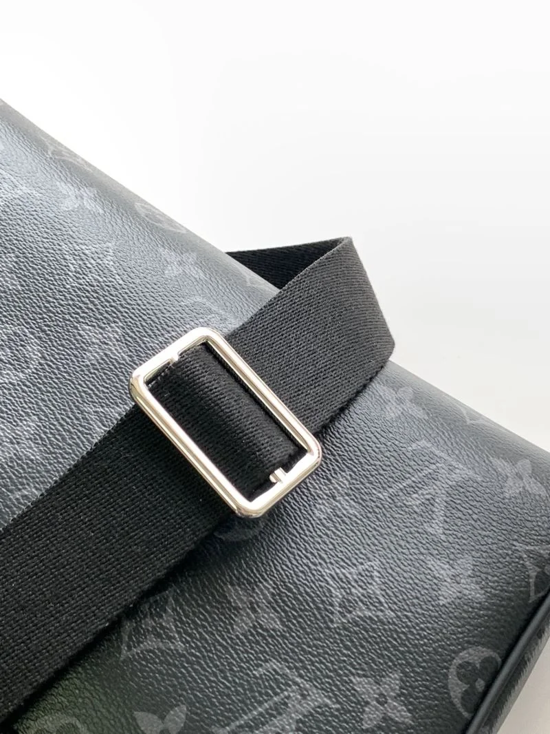Exact replica Mens Louis Vuitton Satchel Bags