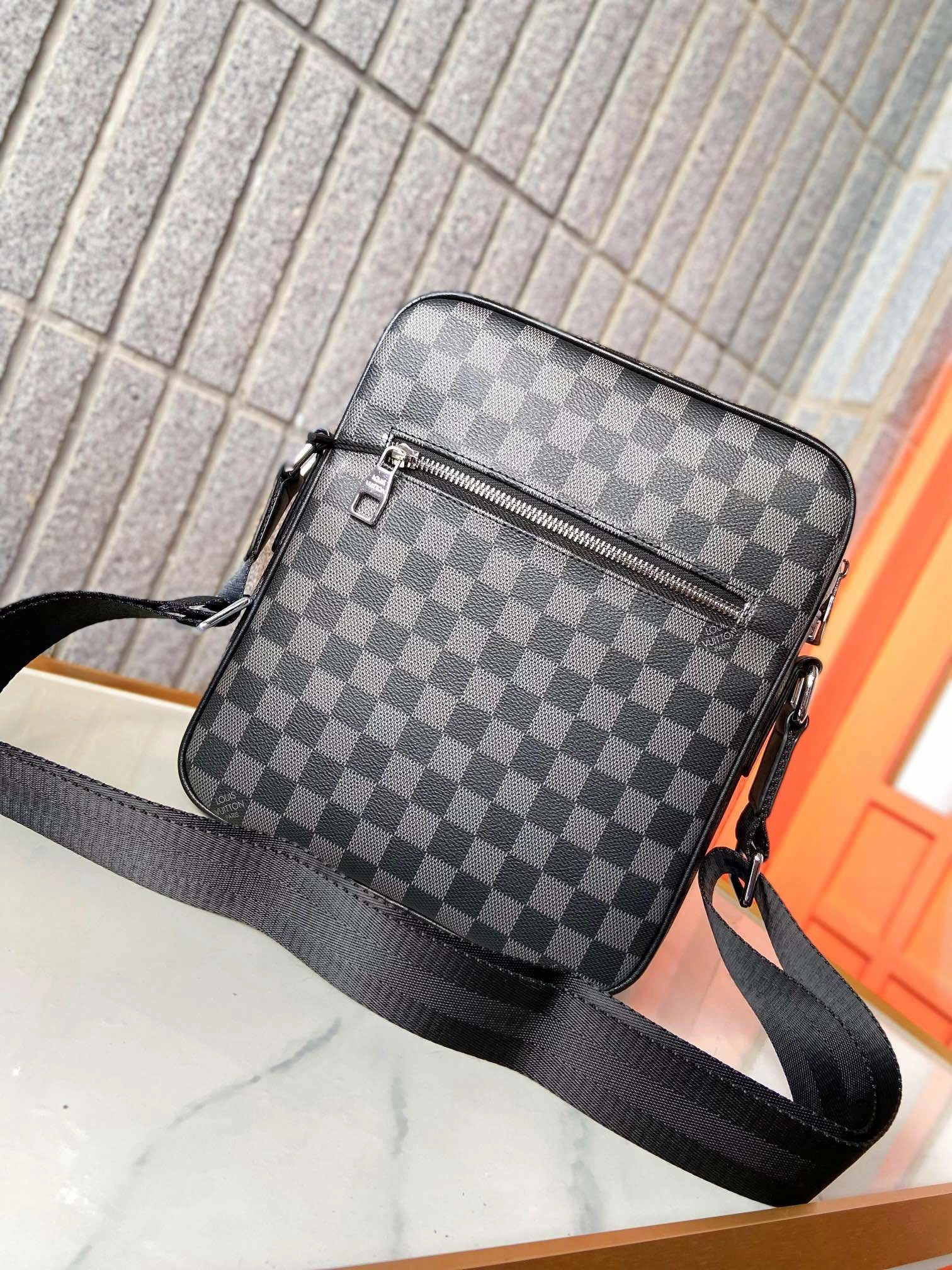 Bargain Mens Louis Vuitton Satchel Bags