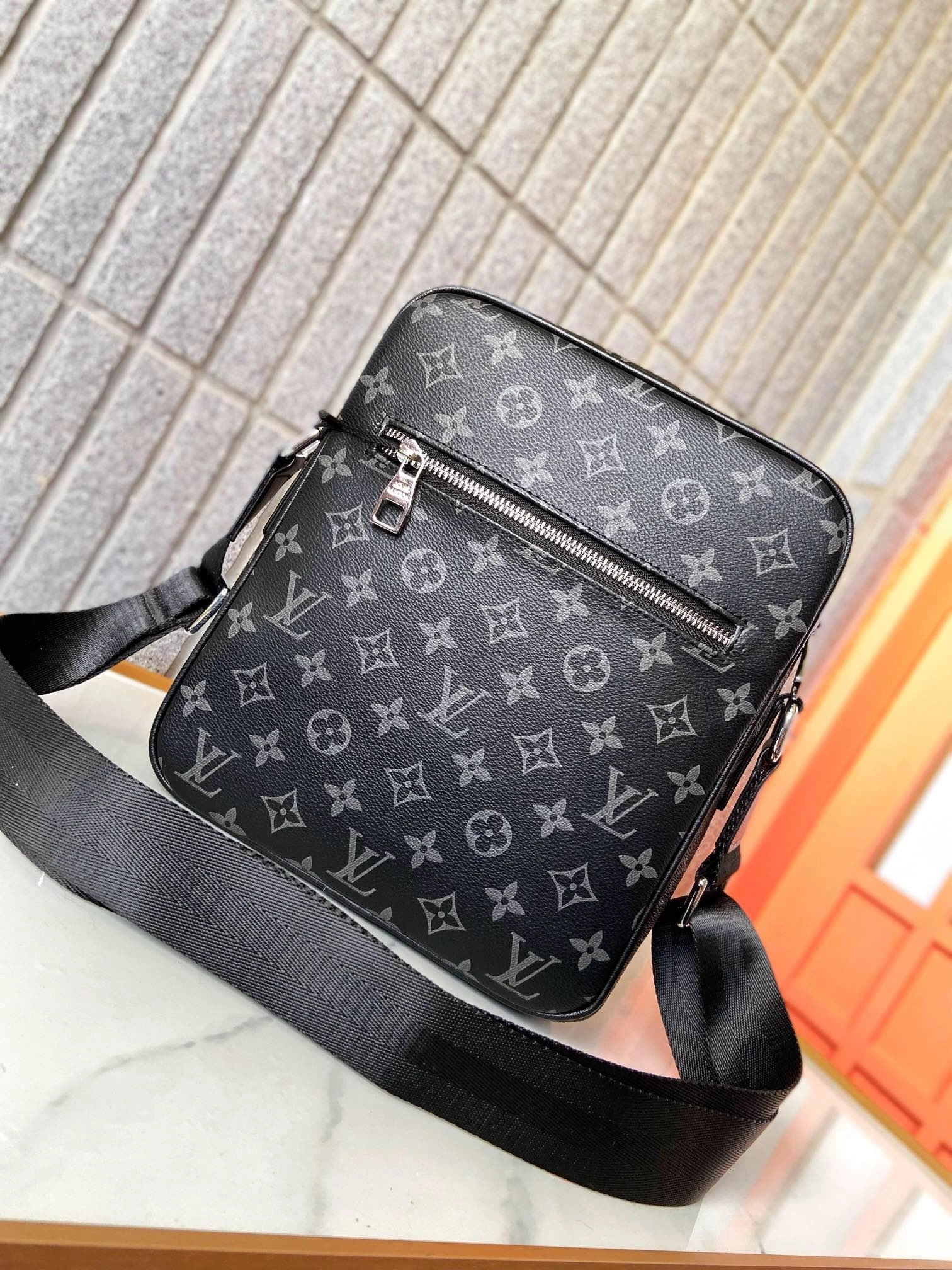 Discounted Mens Louis Vuitton Satchel Bags