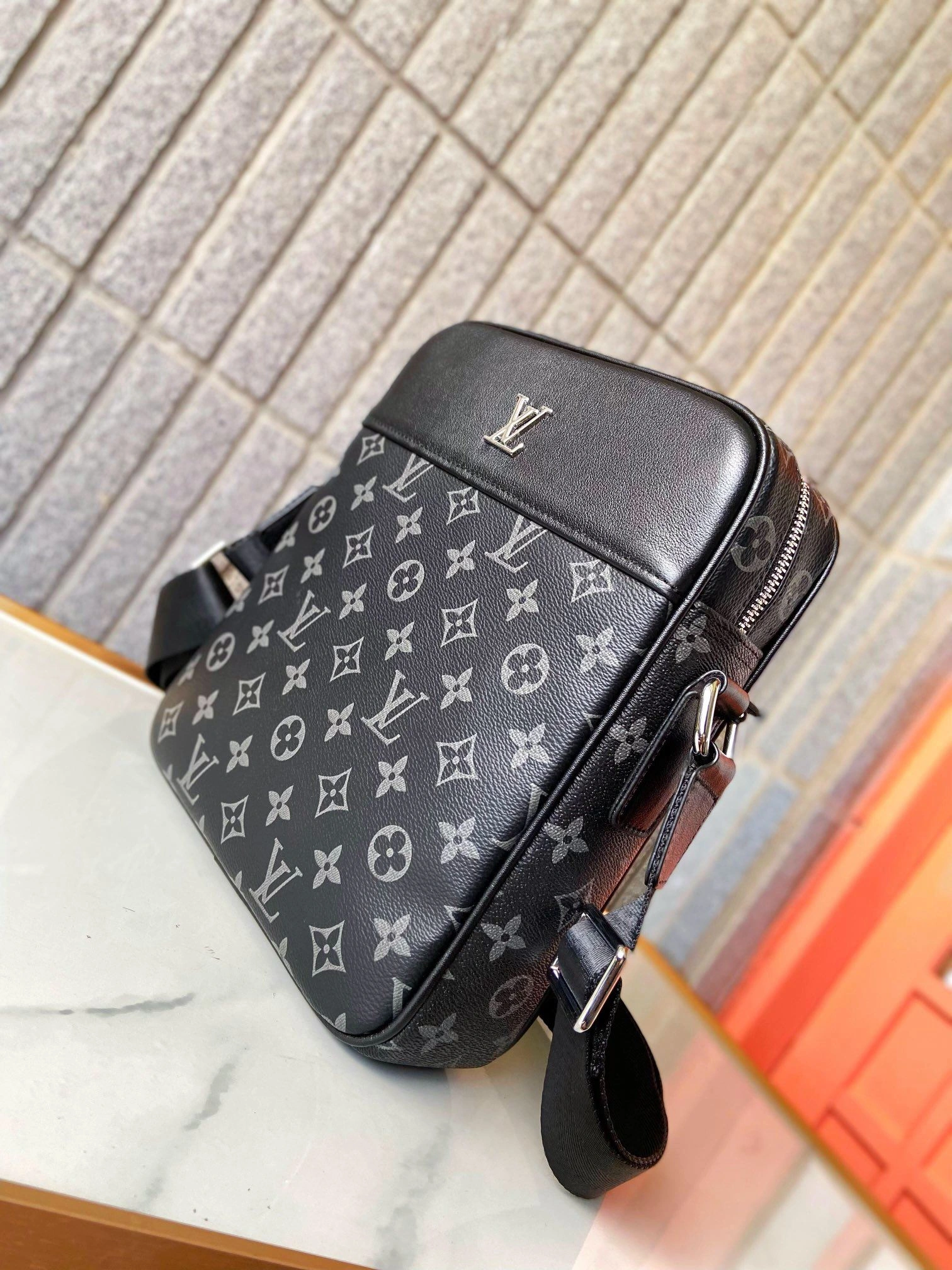 Discounted Mens Louis Vuitton Satchel Bags