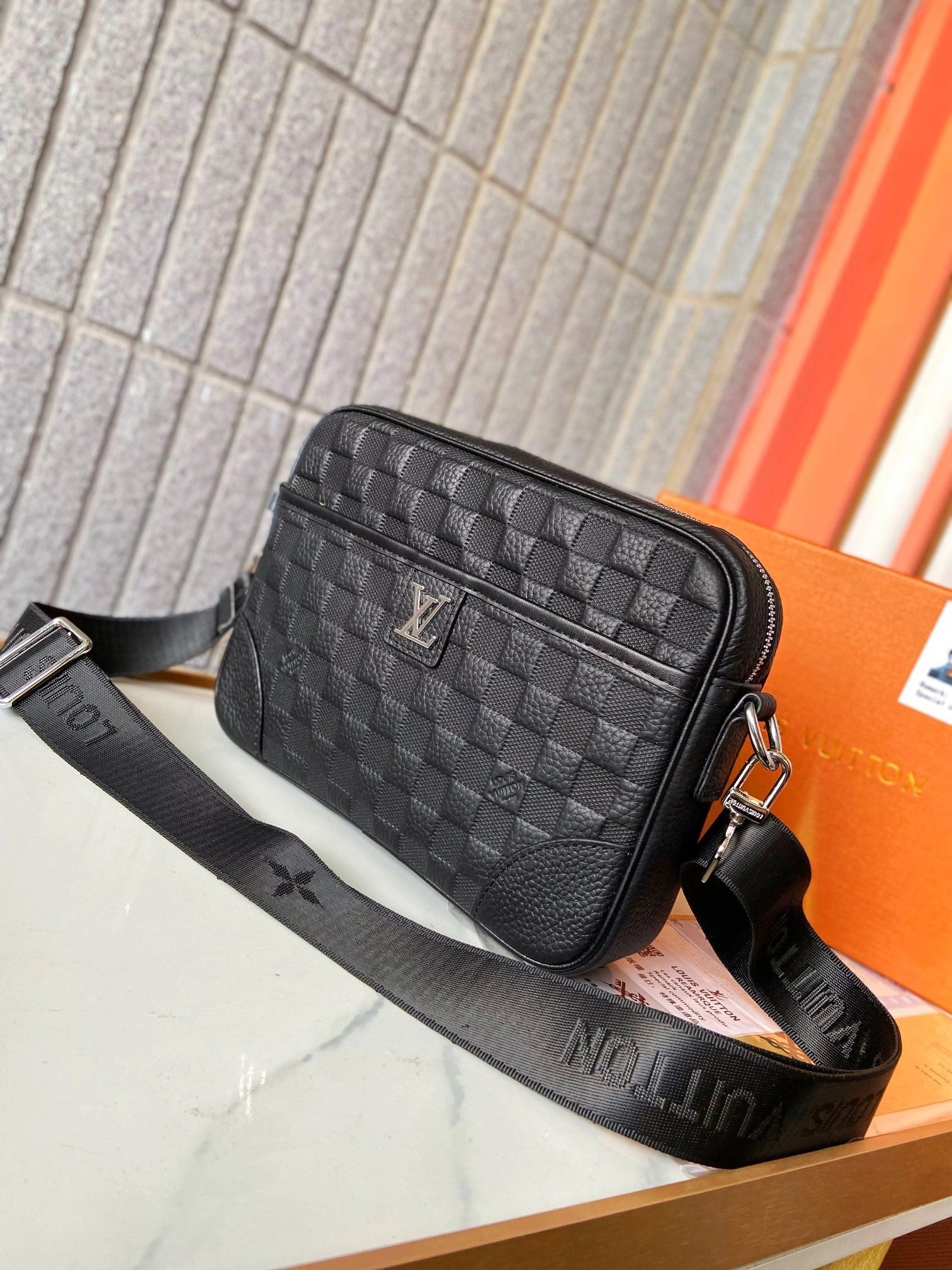 High accuracy Mens Louis Vuitton Satchel Bags