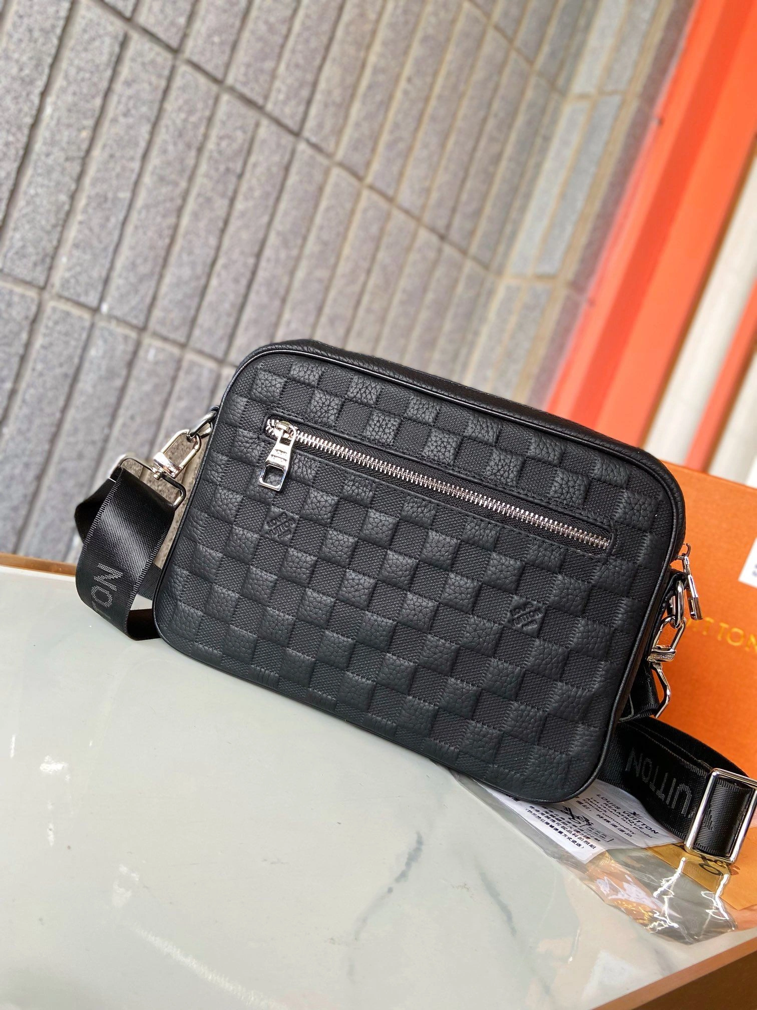 High accuracy Mens Louis Vuitton Satchel Bags