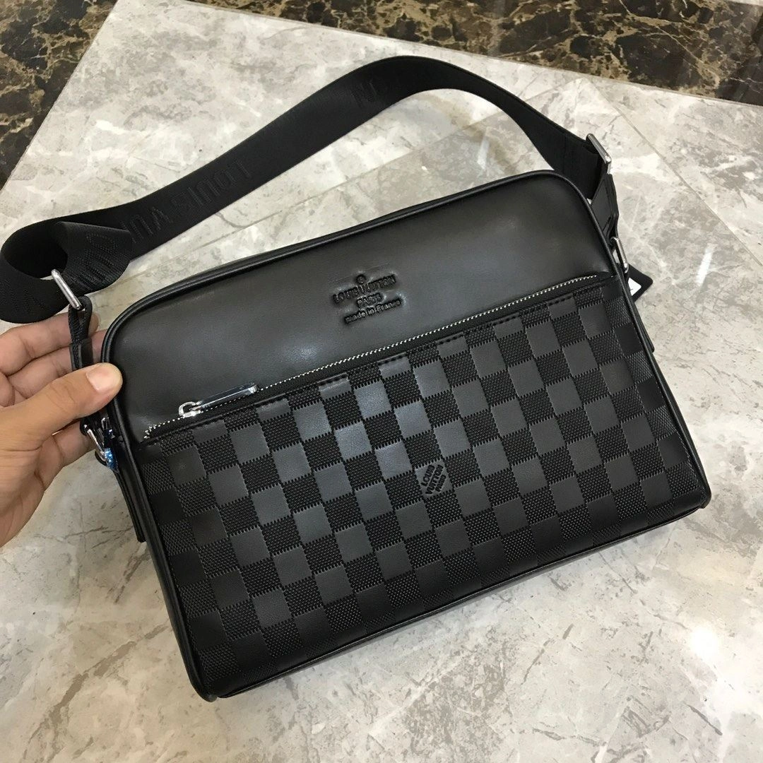 Perfect replica Mens Louis Vuitton Satchel Bags