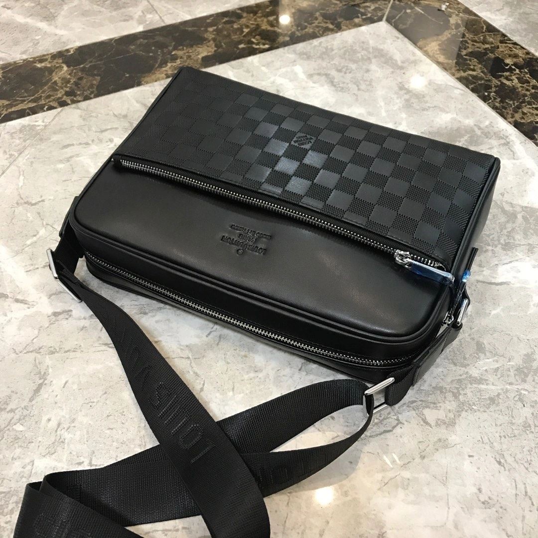 Perfect replica Mens Louis Vuitton Satchel Bags