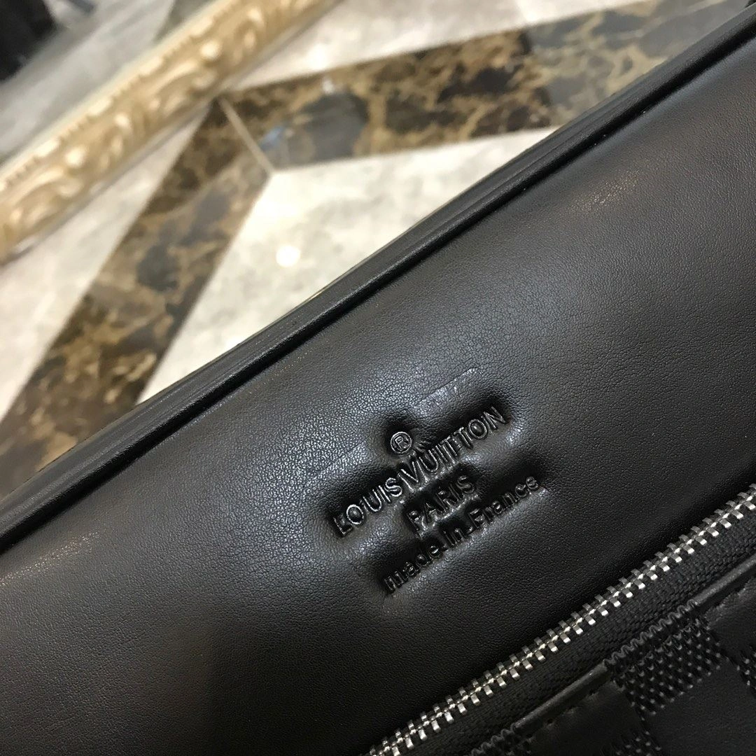Perfect replica Mens Louis Vuitton Satchel Bags