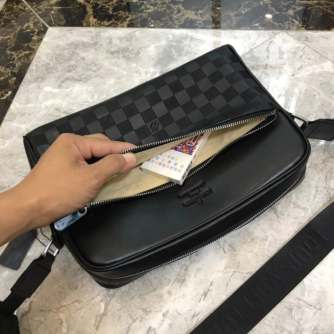 Perfect replica Mens Louis Vuitton Satchel Bags