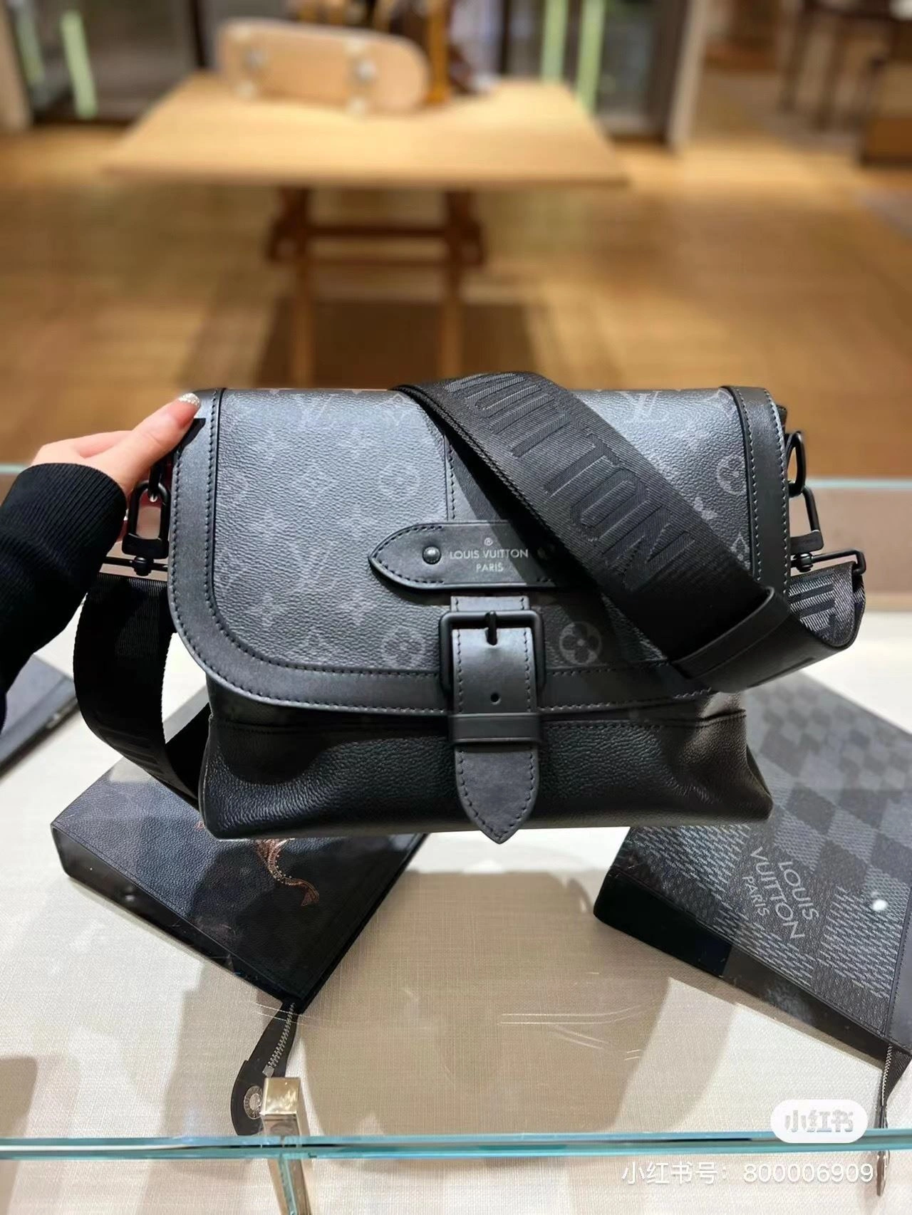 Budget-friendly Mens Louis Vuitton Satchel Bags