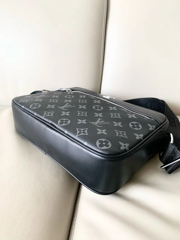 Exact replica Mens Louis Vuitton Satchel Bags