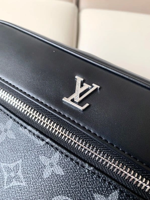 Exact replica Mens Louis Vuitton Satchel Bags