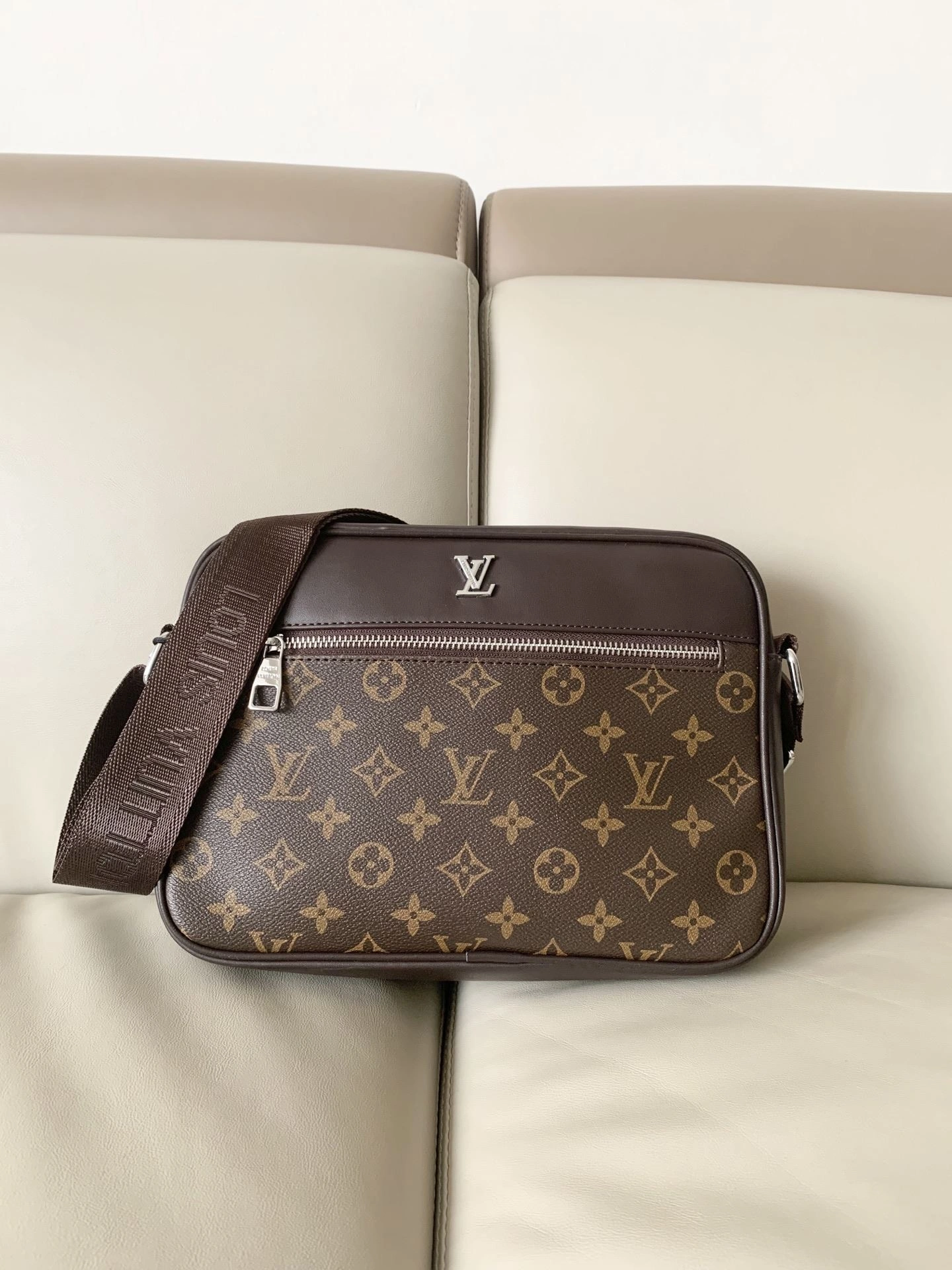 Mens Louis Vuitton Satchel Bags