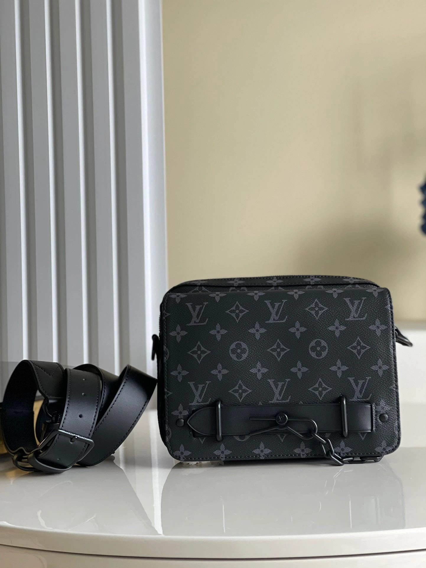Mens Louis Vuitton Satchel Bags