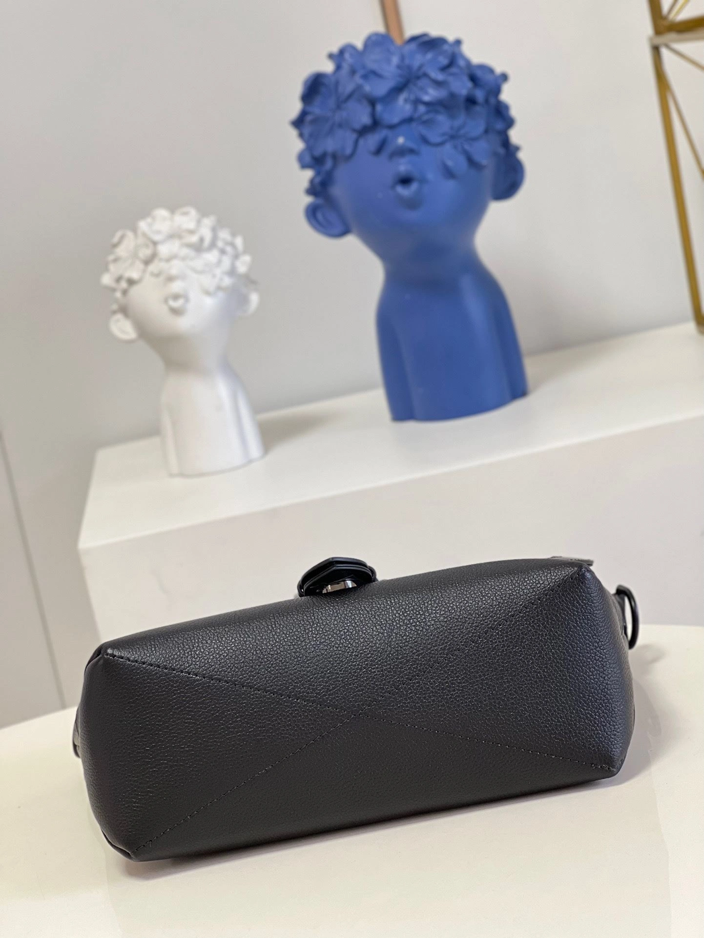 Economical Mens Louis Vuitton Satchel Bags