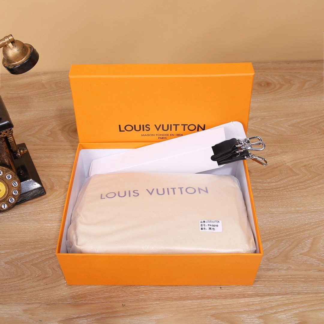Indistinguishable Mens Louis Vuitton Satchel Bags