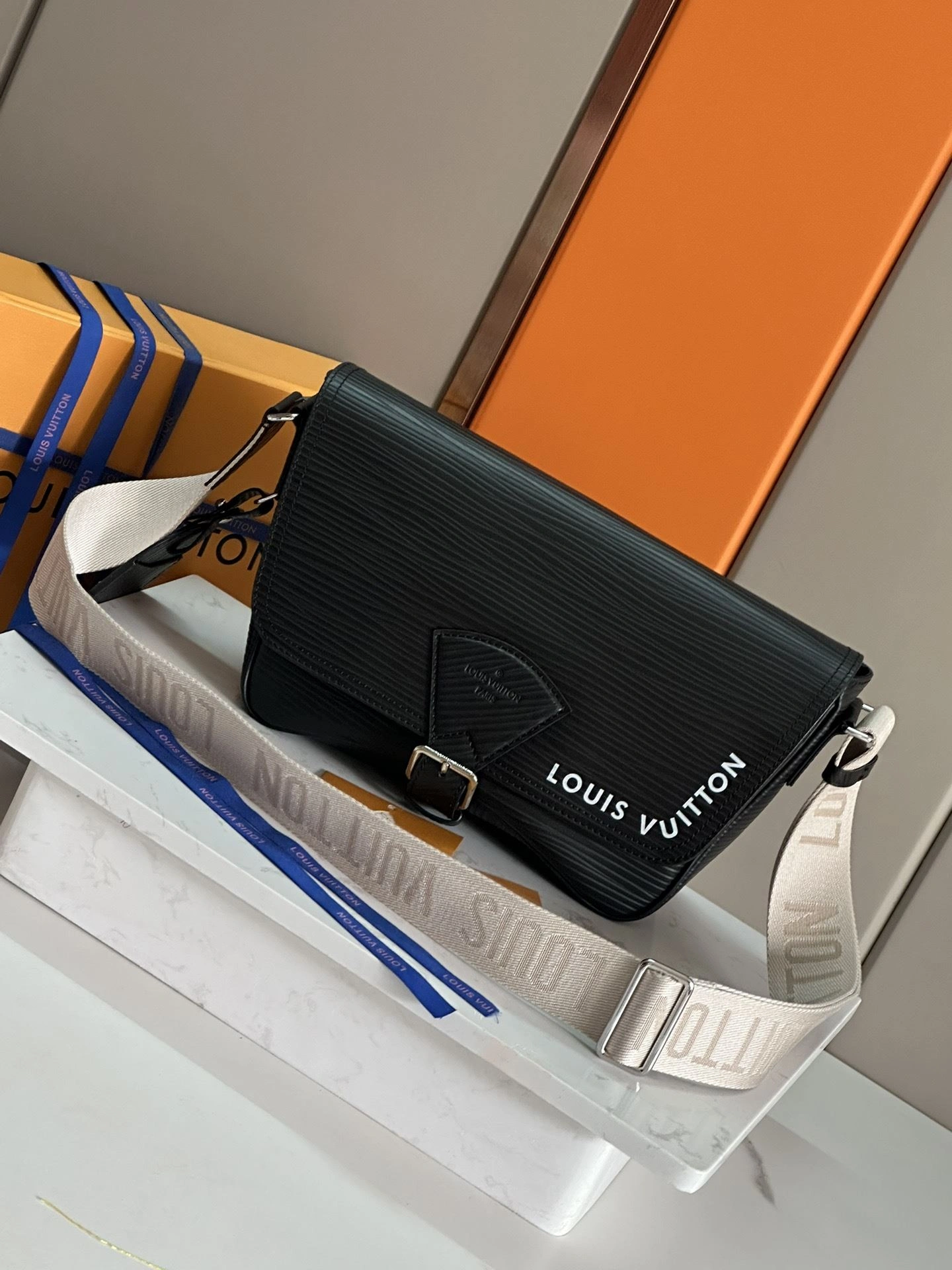 Mens Louis Vuitton Satchel Bags