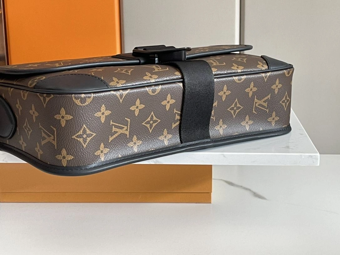 Inexpensive Mens Louis Vuitton Satchel Bags