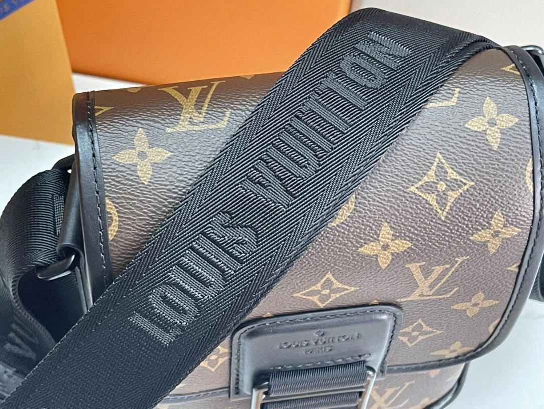 Low-cost Mens Louis Vuitton Satchel Bags