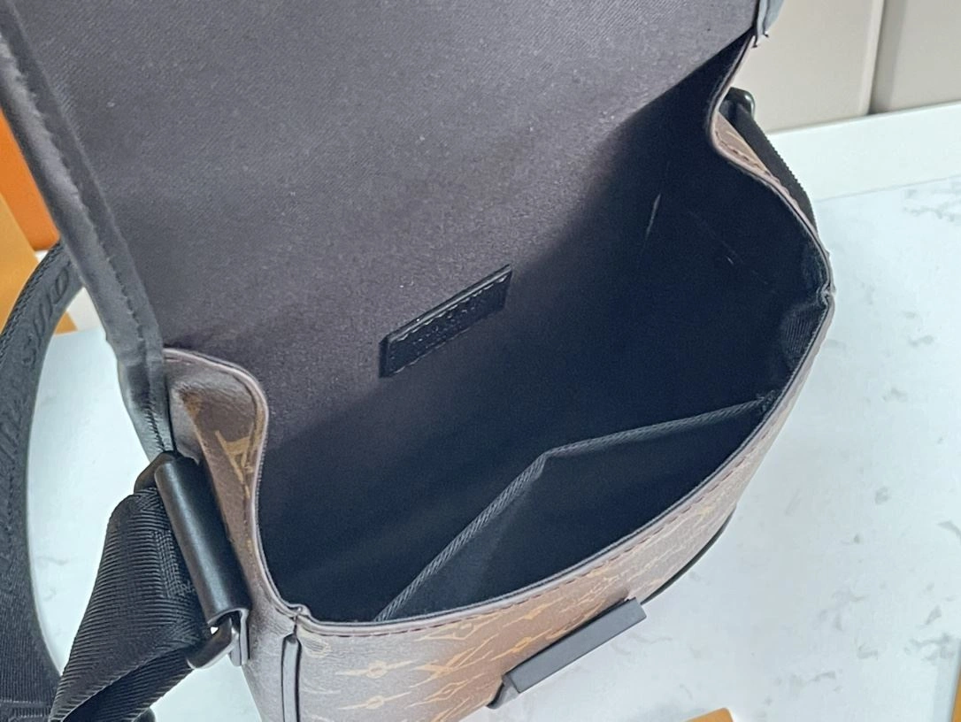 Low-cost Mens Louis Vuitton Satchel Bags