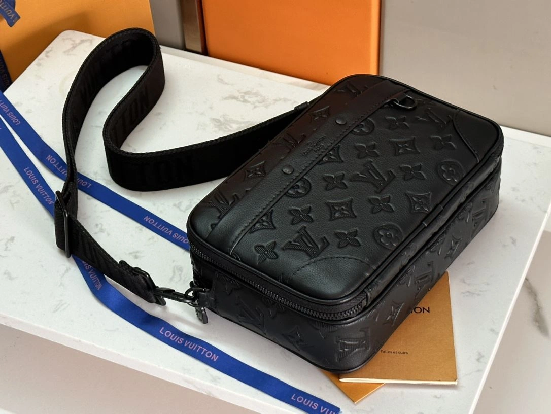 Low-cost Mens Louis Vuitton Satchel Bags