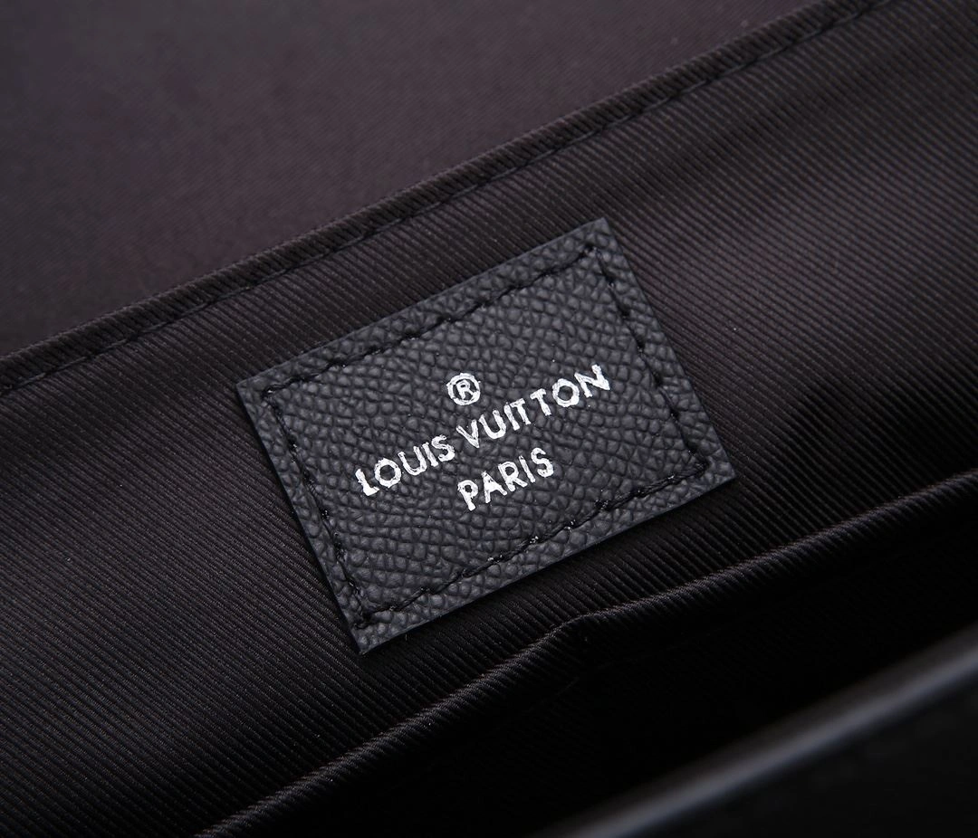 Indistinguishable Mens Louis Vuitton Satchel Bags