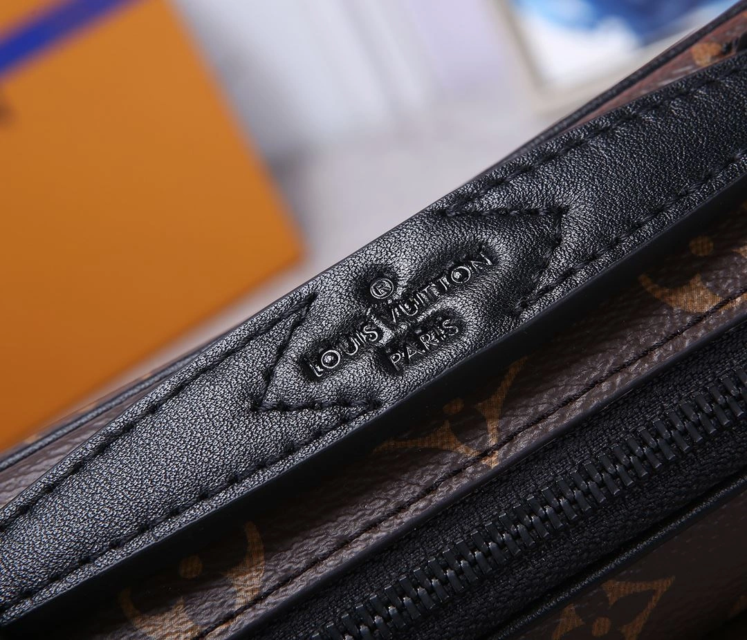 Low-cost Mens Louis Vuitton Satchel Bags