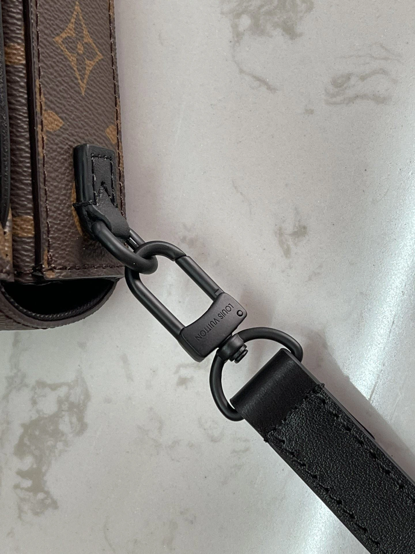 High fidelity Mens Louis Vuitton Satchel Bags