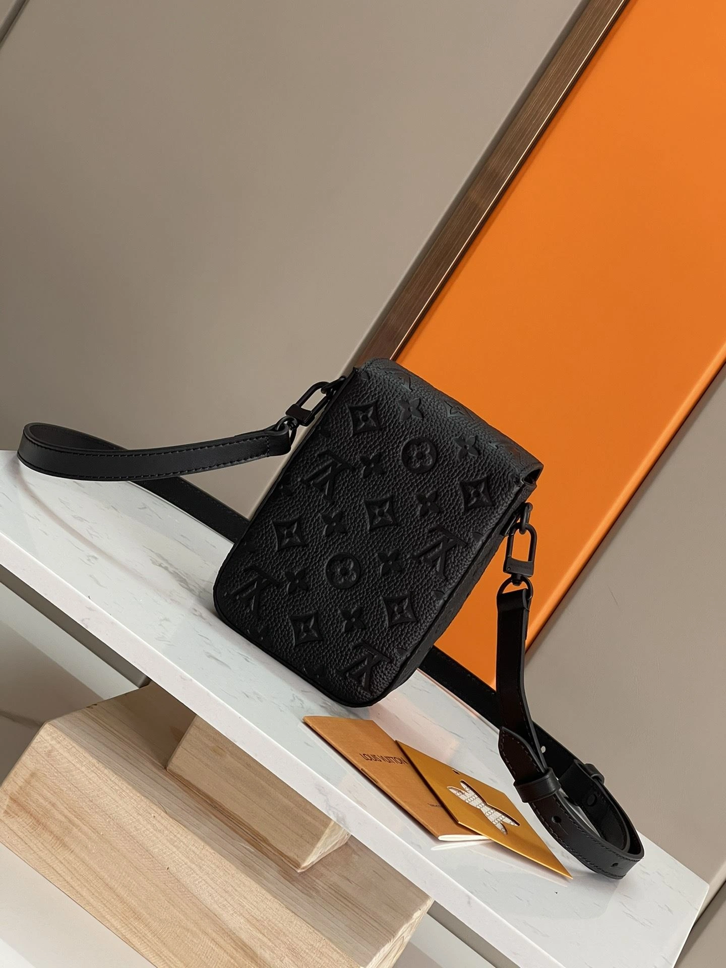 Mirror quality Mens Louis Vuitton Satchel Bags
