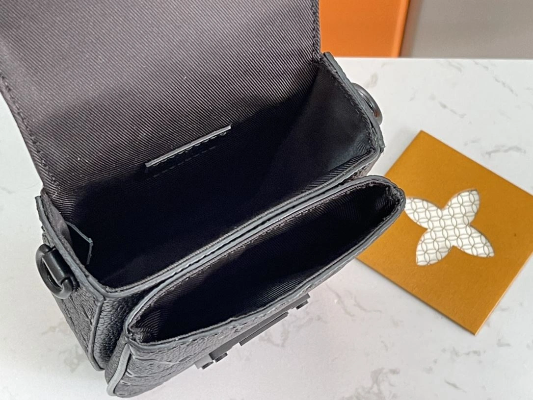 Mirror quality Mens Louis Vuitton Satchel Bags