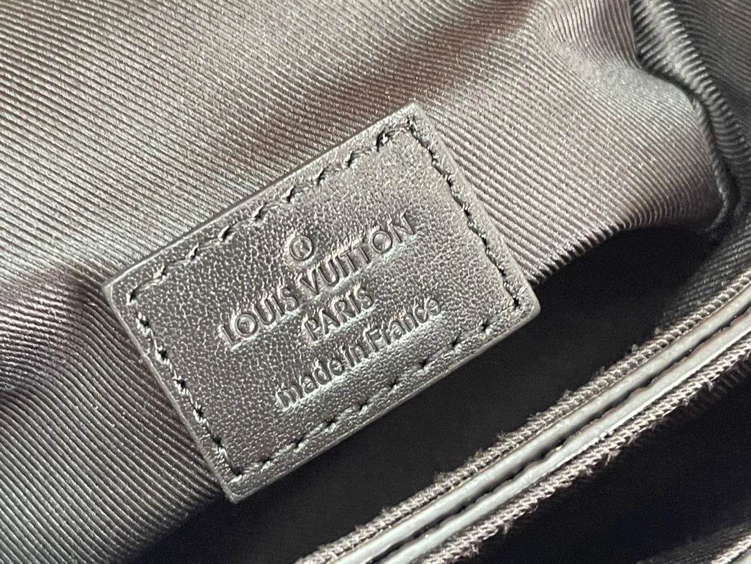 Mirror quality Mens Louis Vuitton Satchel Bags