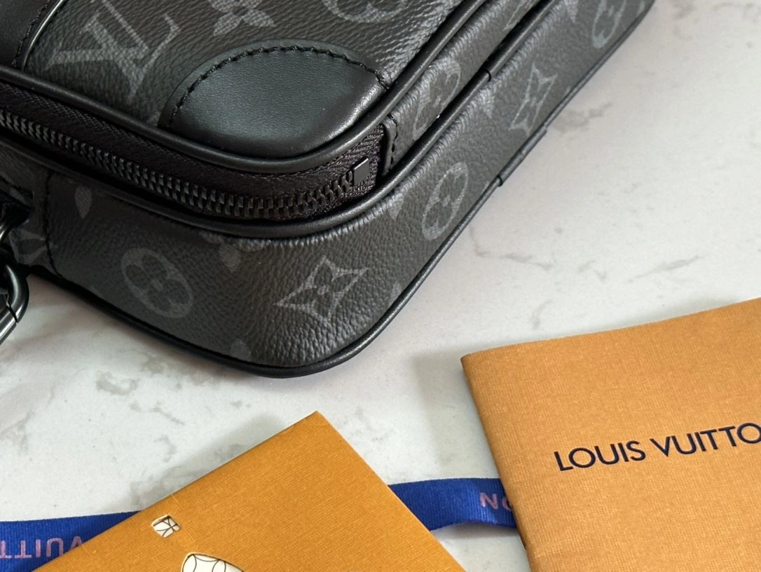 1:1 copy Mens Louis Vuitton Satchel Bags