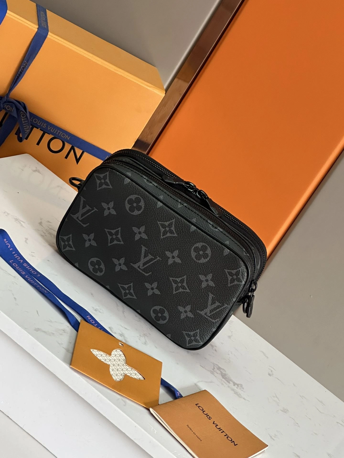 1:1 copy Mens Louis Vuitton Satchel Bags