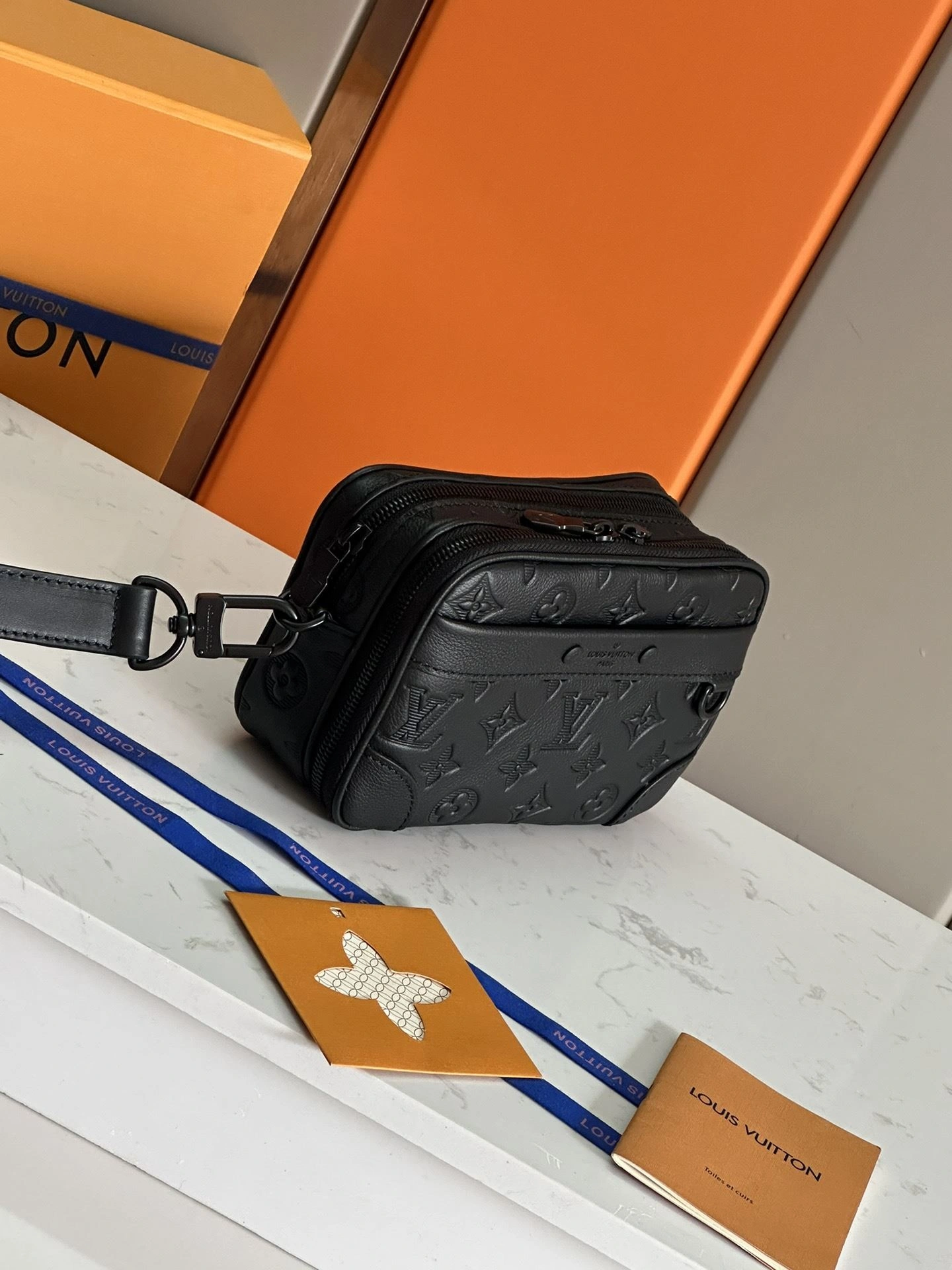 Precise copy Mens Louis Vuitton Satchel Bags