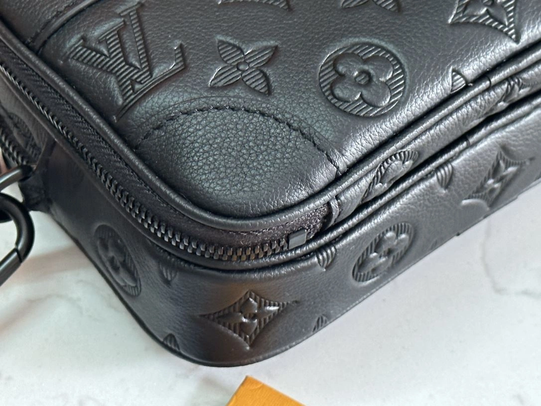 Precise copy Mens Louis Vuitton Satchel Bags