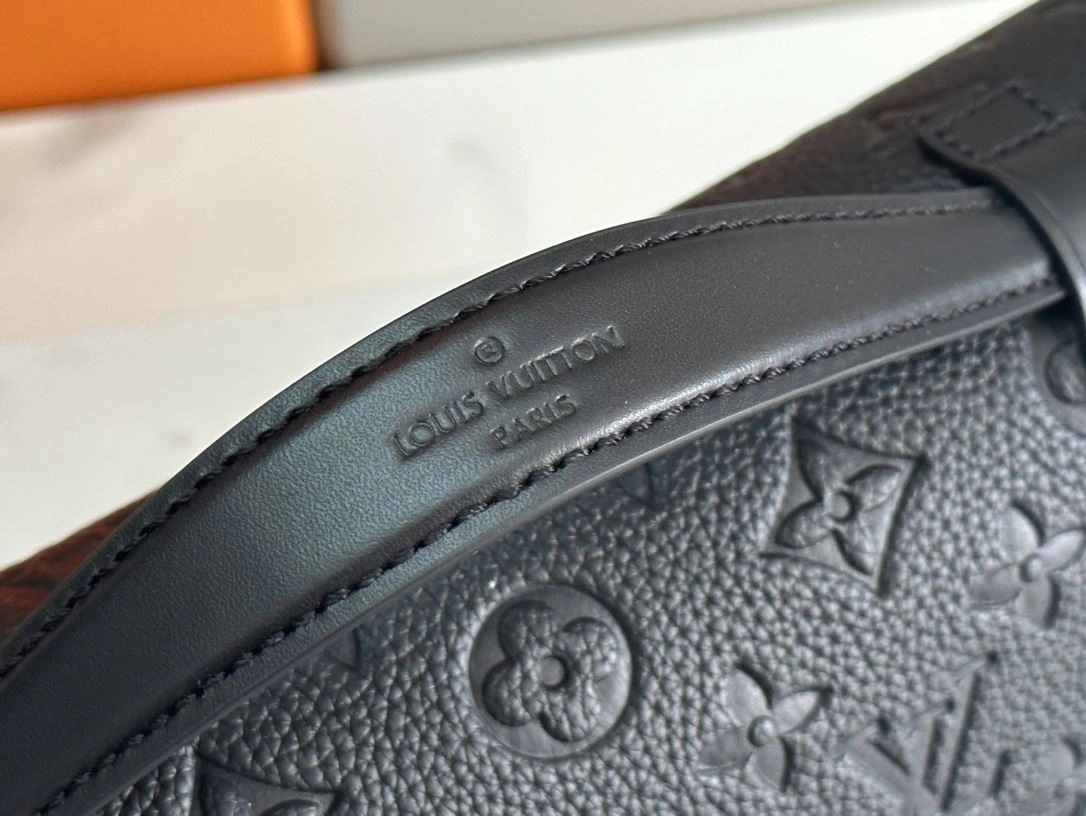Perfect replica Mens Louis Vuitton Satchel Bags