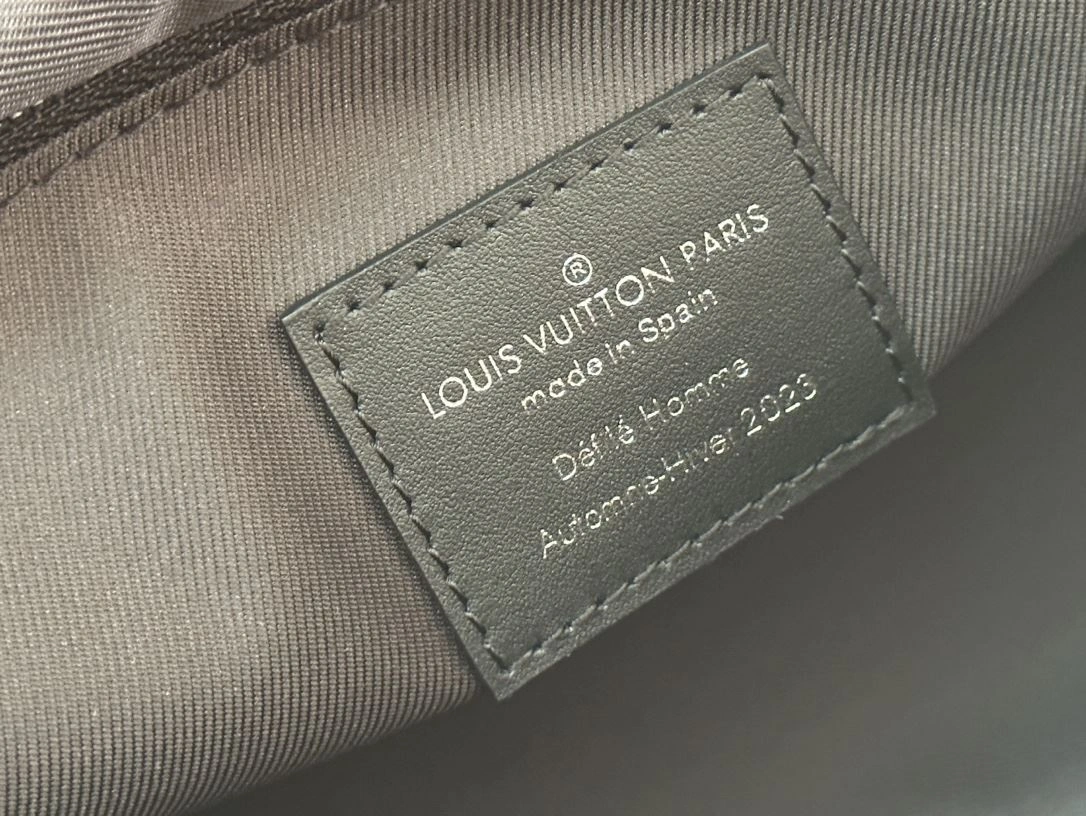 Perfect replica Mens Louis Vuitton Satchel Bags