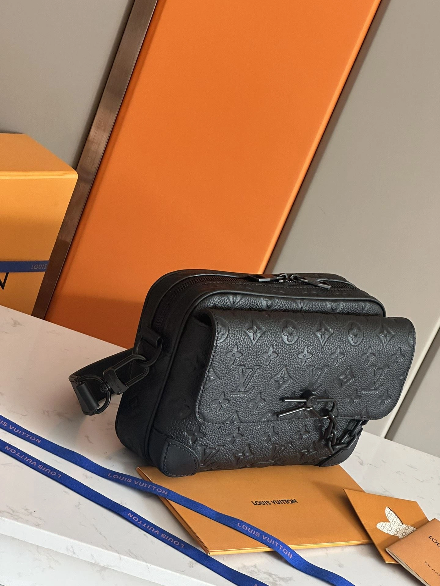 Mirror quality Mens Louis Vuitton Satchel Bags
