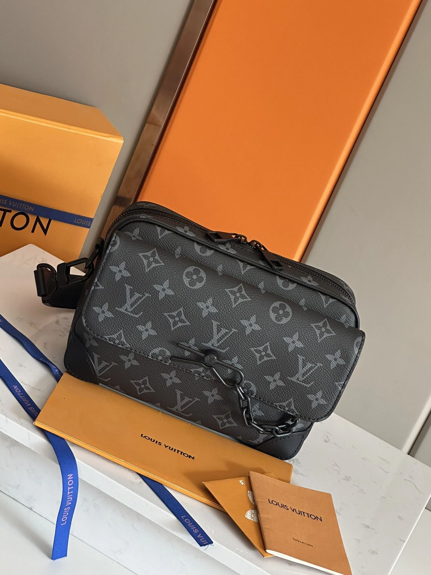 Mens Louis Vuitton Satchel Bags