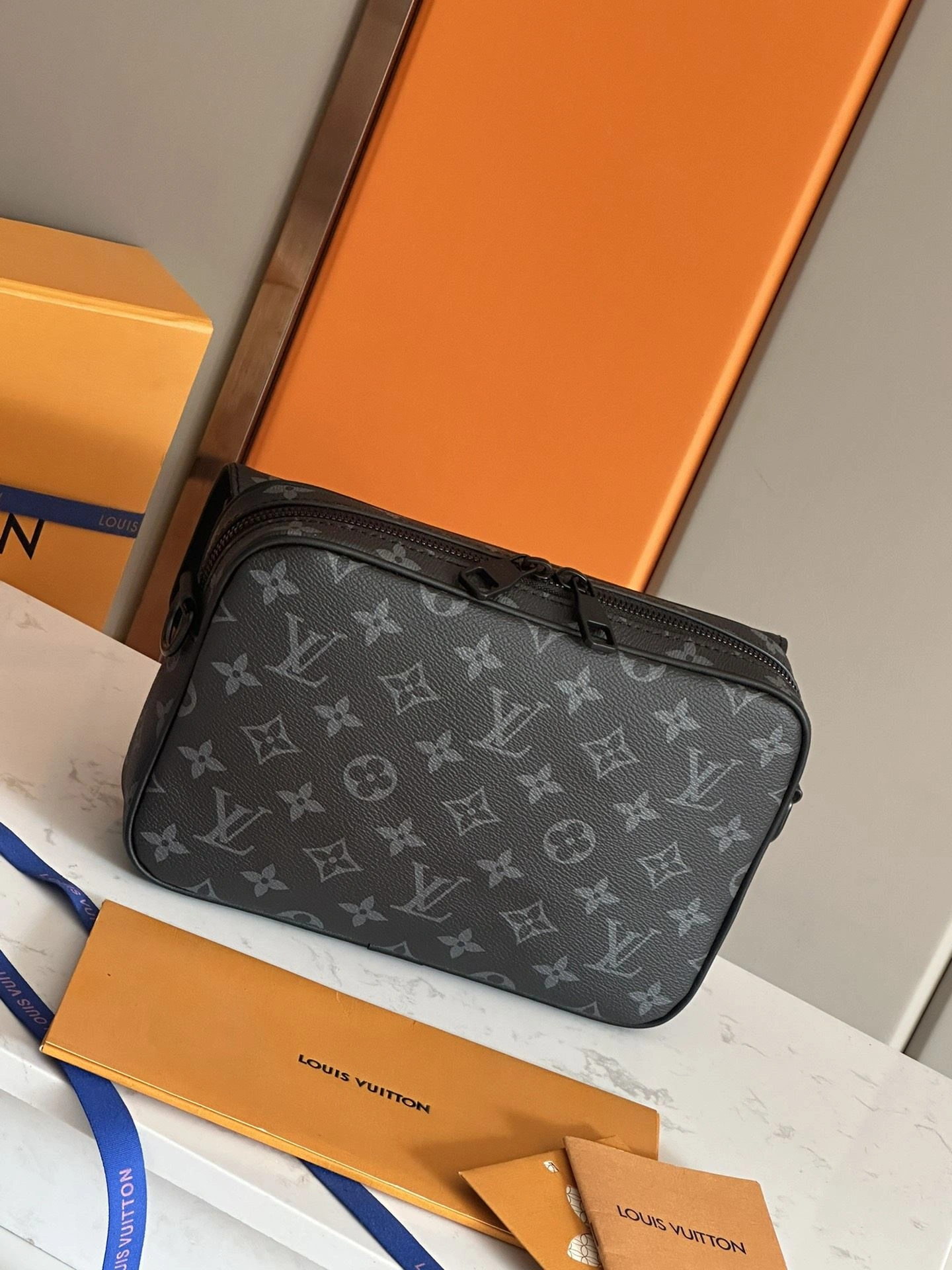 1:1 copy Mens Louis Vuitton Satchel Bags