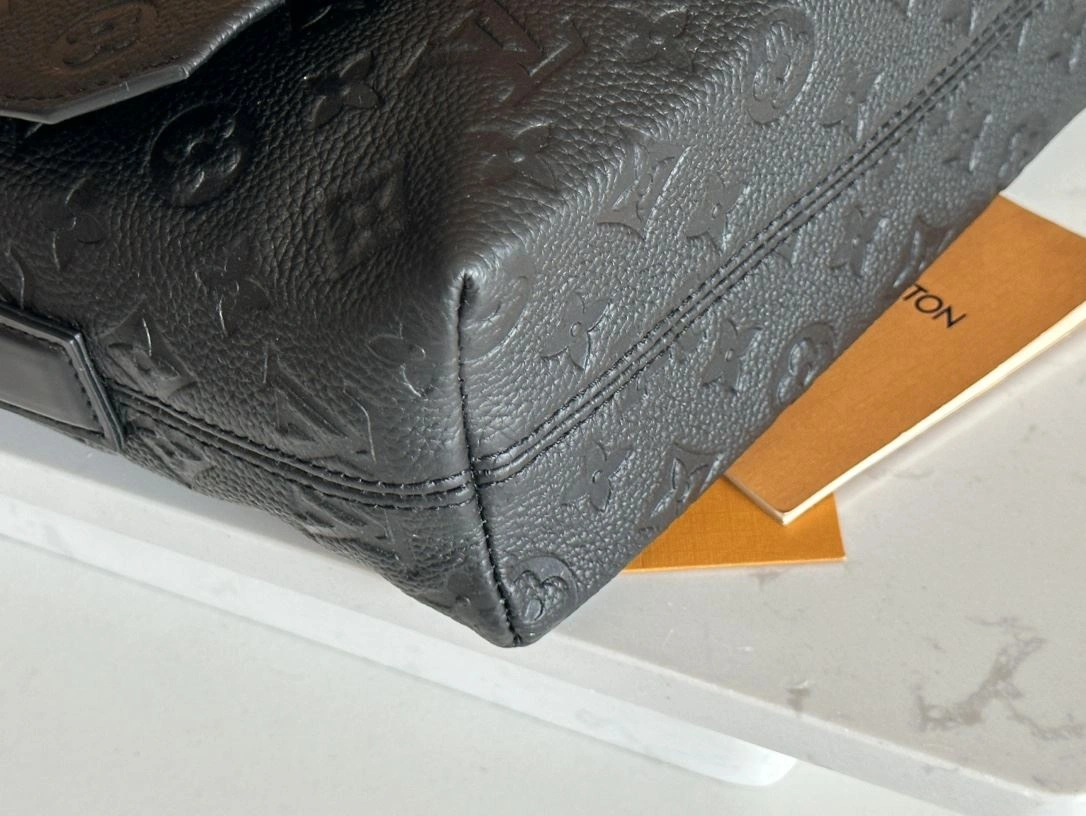 Brand-authenticated Mens Louis Vuitton Satchel Bags