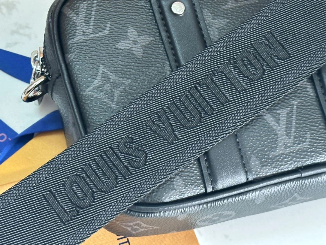 Factory-made Mens Louis Vuitton Satchel Bags