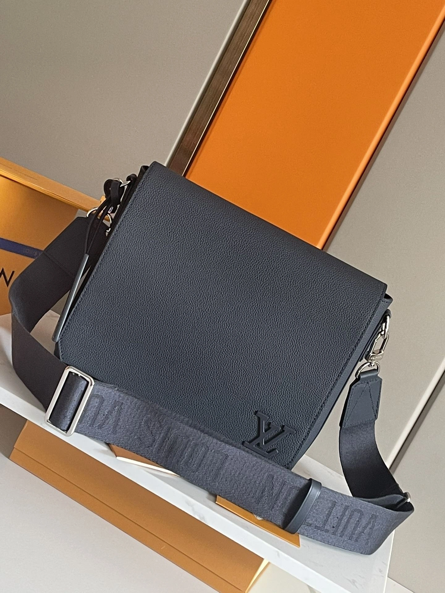 Mens Louis Vuitton Satchel Bags