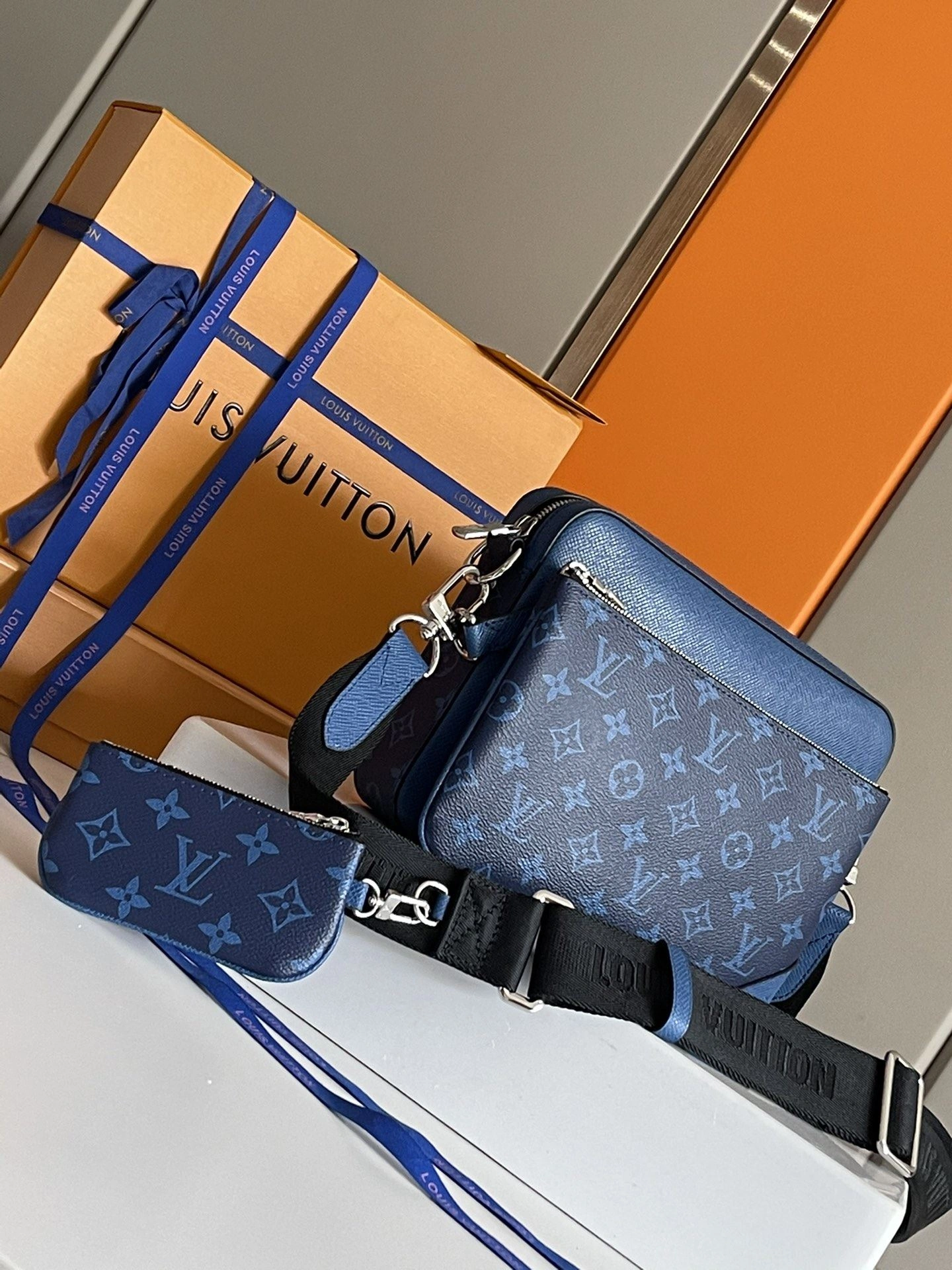 Top match Mens Louis Vuitton Satchel Bags