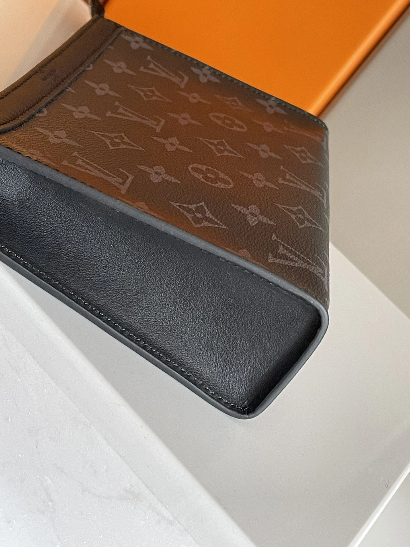 Bargain Mens Louis Vuitton Satchel Bags