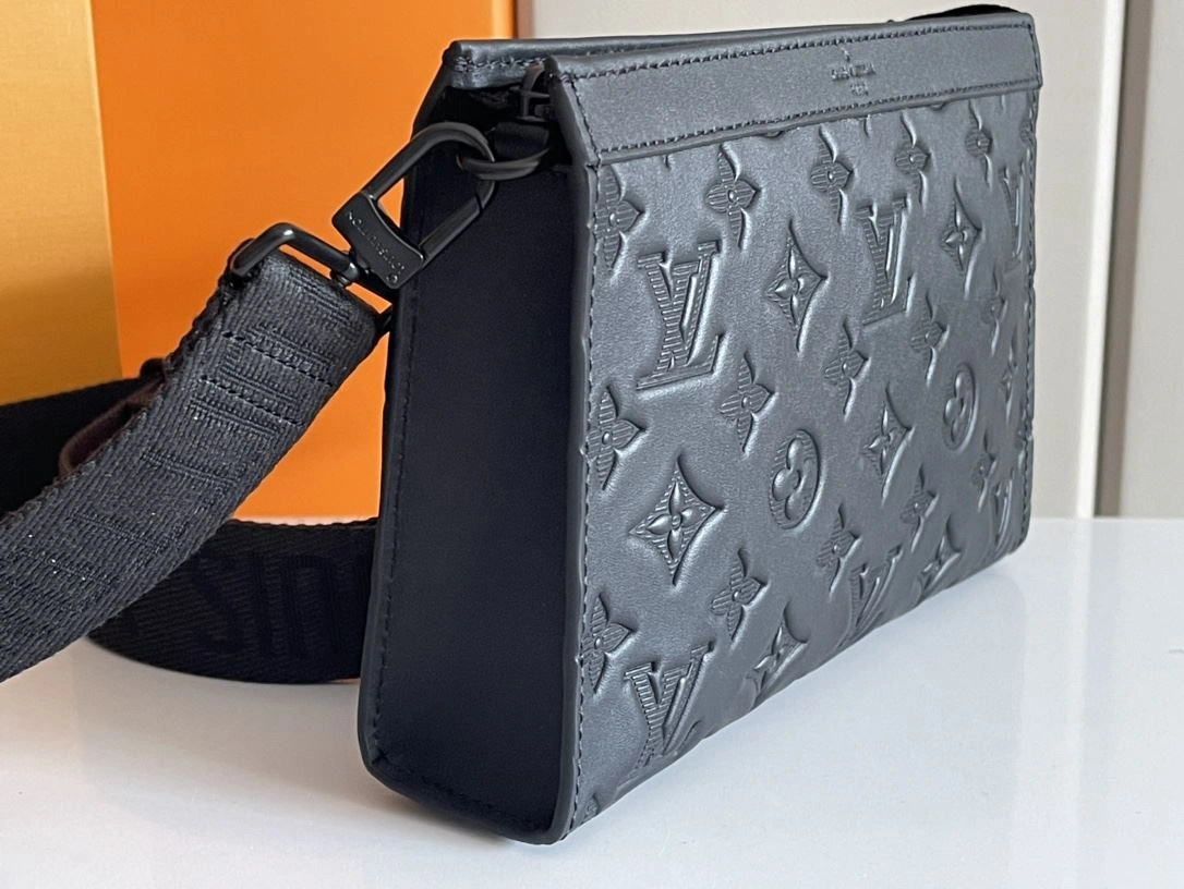Perfect replica Mens Louis Vuitton Satchel Bags